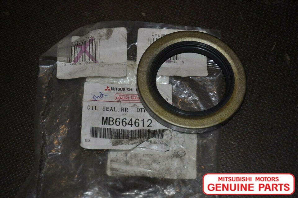 MITSUBISHI L200 L400 PAJERO II OIL SEAL RR AXLE SHAFT NEW GENUINE OEM ...