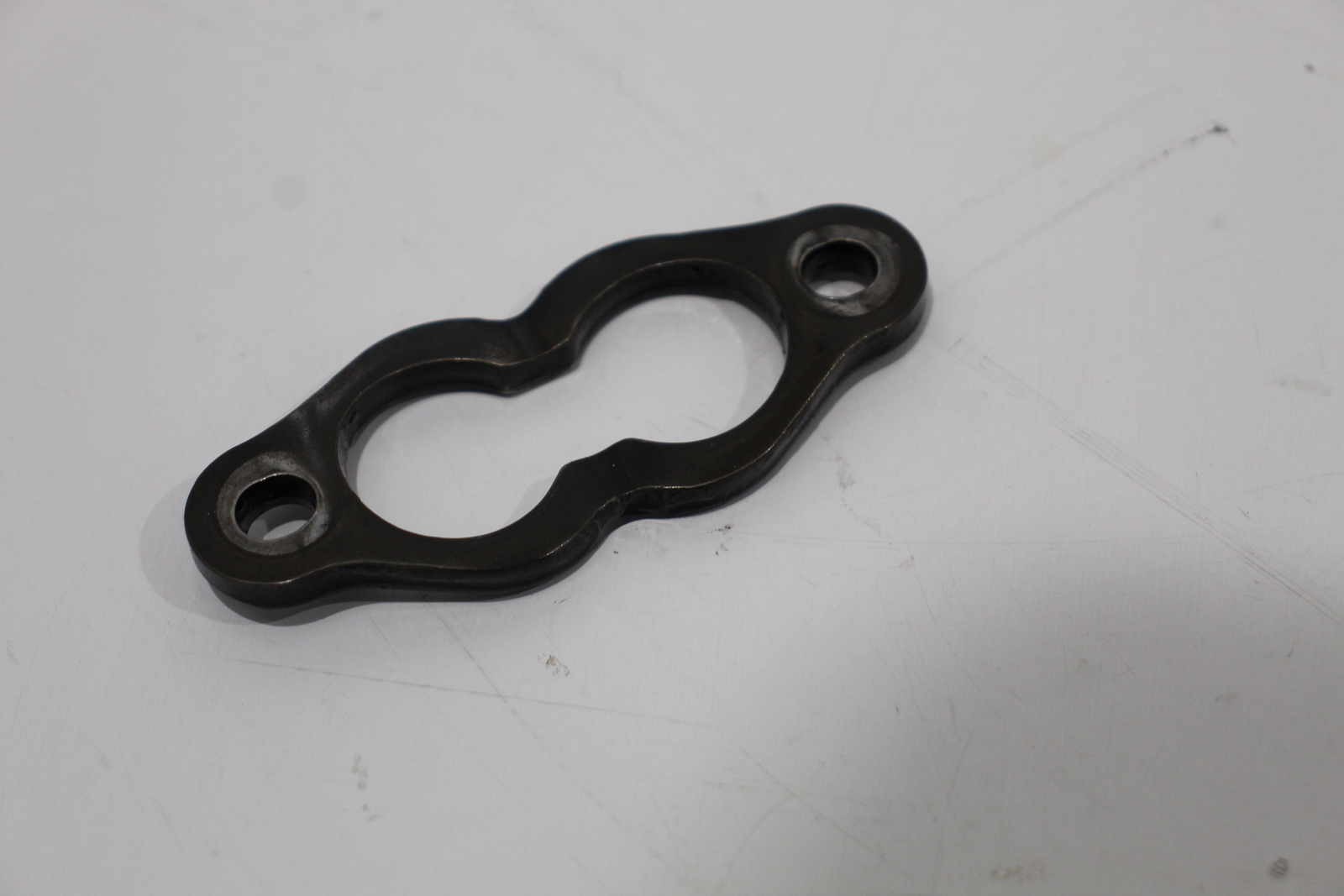 VW Eos 1Q 1F 4.2 TDi Diesel Fuel Injector Retaining Plate Bracket ...