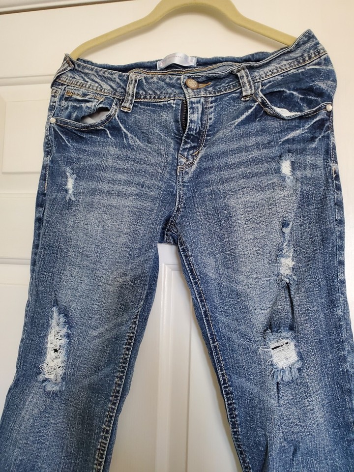 No Boundaries Capri Pants, Size 13. 17 Inch Waist, 27 Inches long. Euc ...