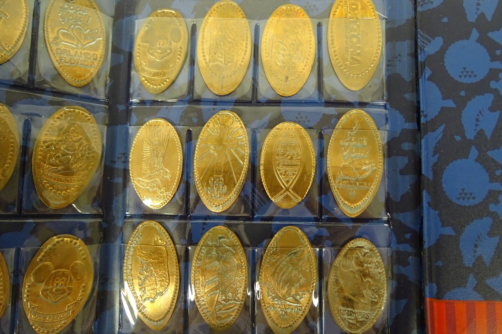 Disneyland Penny Press Collection w/ The Collector’s Penny Press Wallet ...