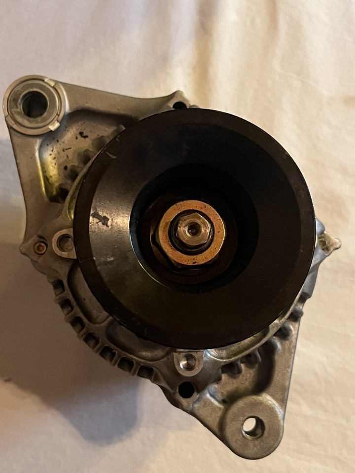 OEM 12-VOLT ALTERNATOR #27060-76001-71 TOYOTA FORKLIFT (SLIGHTLY ...