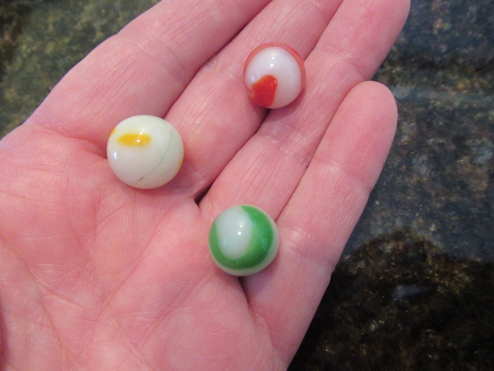 3 Vintage Akro Agate Corkscrew Glass Marbles Red Green Yellow and White ...