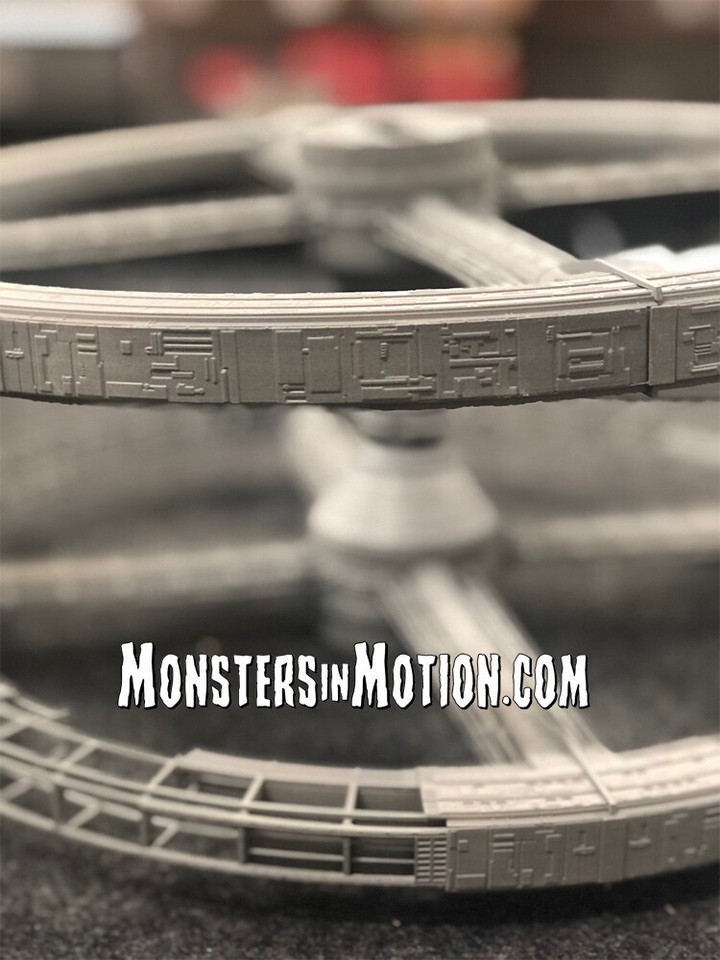 2001: A Space Odyssey Space Station V "Space Wheel" 1/2600 Model Kit ...