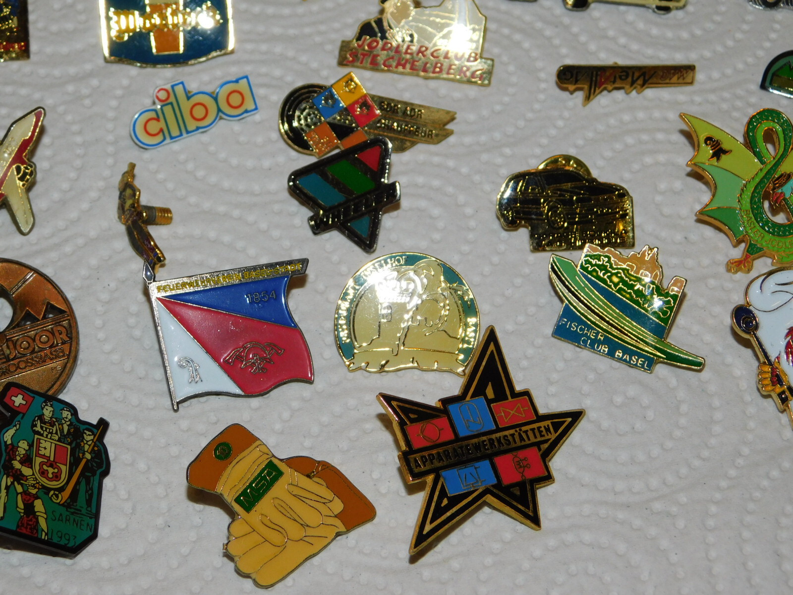LOT de PINS pin's SUISSE biere WARTECK ciba BASEL swiss logo insigne ...