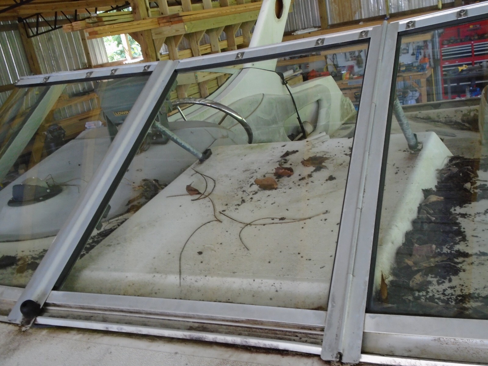 WELLCRAFT 2400 24 MARTINIQUE TAYLOR MADE CENTER WALK-THRU FRONT GLASS ...