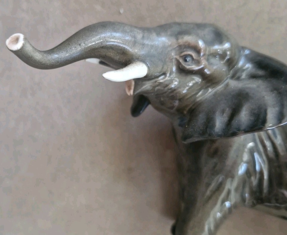 VINTAGE BESWICK ENGLAND GREY ELEPHANT ORNAMENT FIGURINE | eBay UK