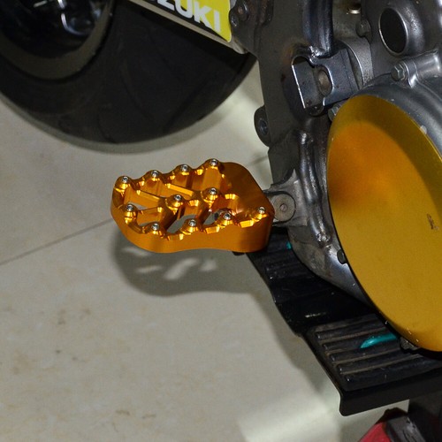 NiceCNC Wide Foot Pegs Pedals Rests Footpegs For Suzuki DRZ 400 E S SM ...