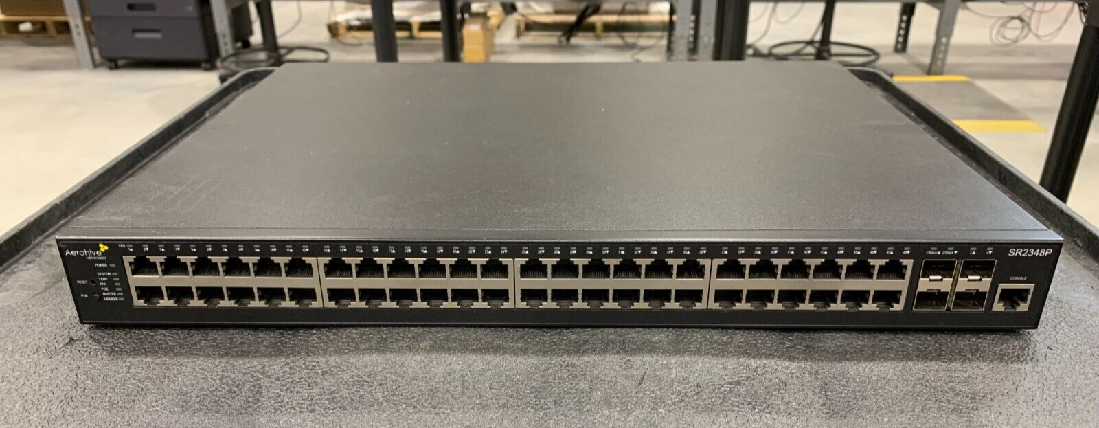 Extreme AH-SR-2348P 48 x 1 GE RJ45 4 x 10GE SFP+ Switch 2348P Aerohive ...