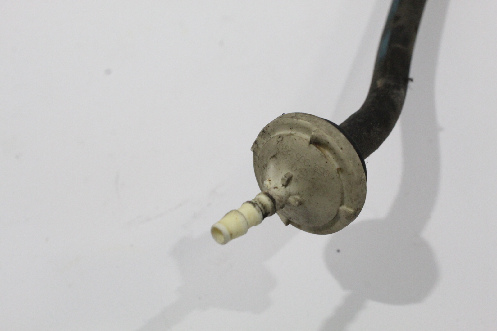 VW Santana 32B B2 Vacuum Non Return Valve and Pipes Pipework 046905291A ...