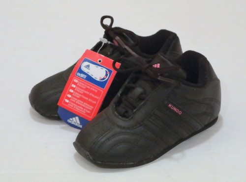 RARE NEW ADIDAS KUNDO I 011221 BLACK / PINK Girls Trainers Sneakers ...