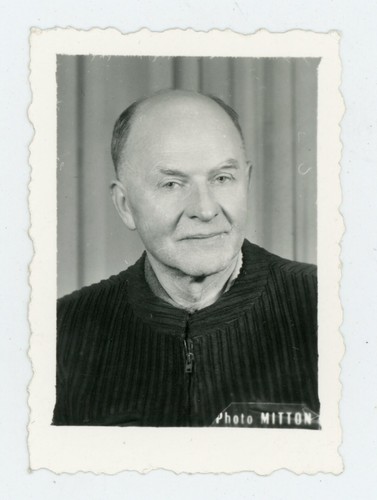 PHOTO d'identité Mitton, un homme au crâne dégarni veste rayé | eBay