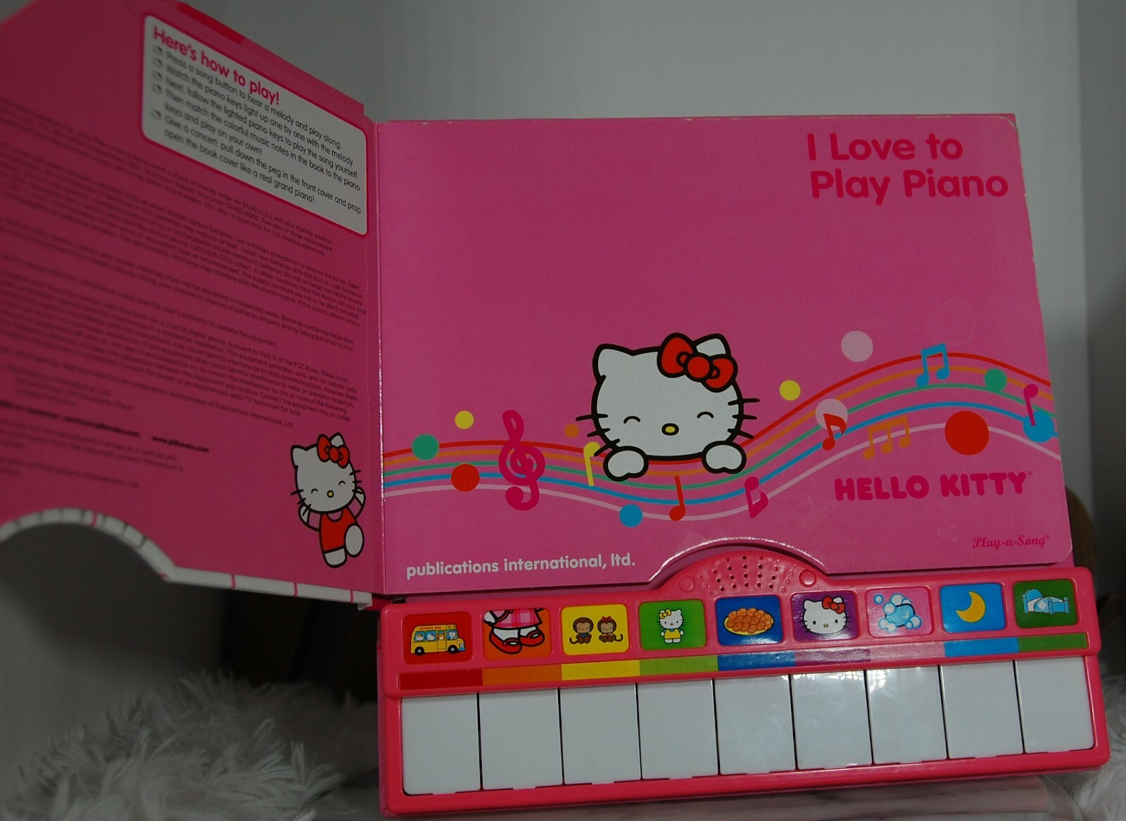 Hello Kitty I Love to Play Piano Keyboard Lights Up Plays Songs & Music ...