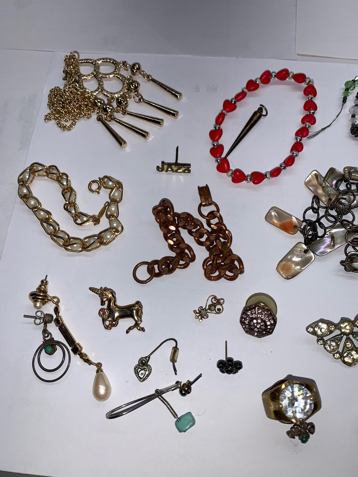 LOT 11 -OVER 50 PCS - VINTAGE JUNK DRAWER ITEMS - SMALLS-TRINKETS ...