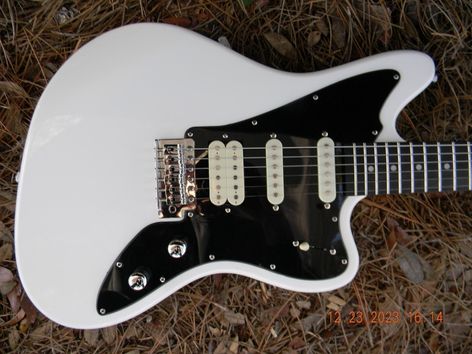 Monoprice Indio Offset OS20, Alpine White, Coil Splitting Bridge Pickup ...