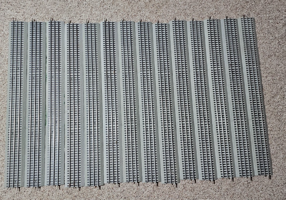 LOT of 14 O Gauge 3-Rail Lionel FasTrack 30" Straight Track Sections | eBay