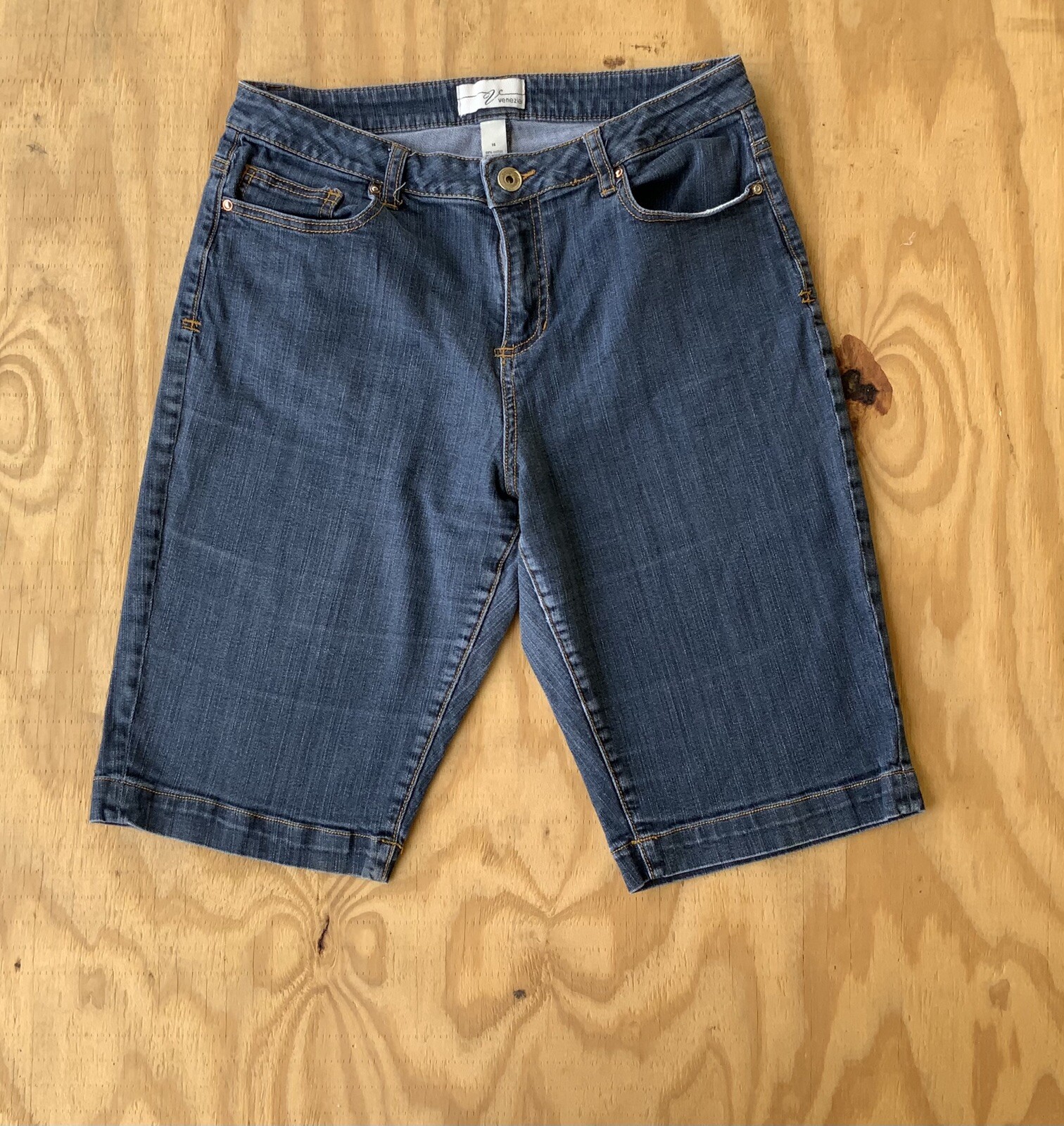 Venezia Capri Shorts Denim Jeans Women Size 14 Stretch - Gem