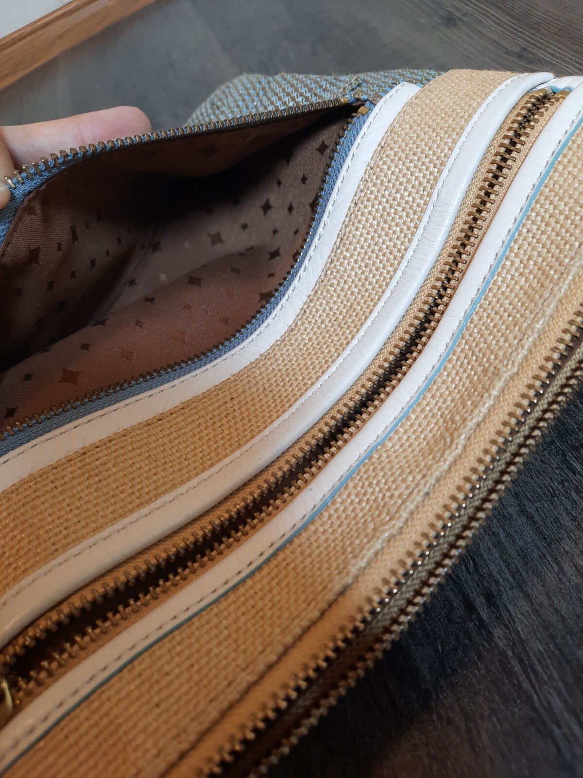 FOSSIL Explorer Woven Straw Triple Zip Hipster Crossb… - Gem