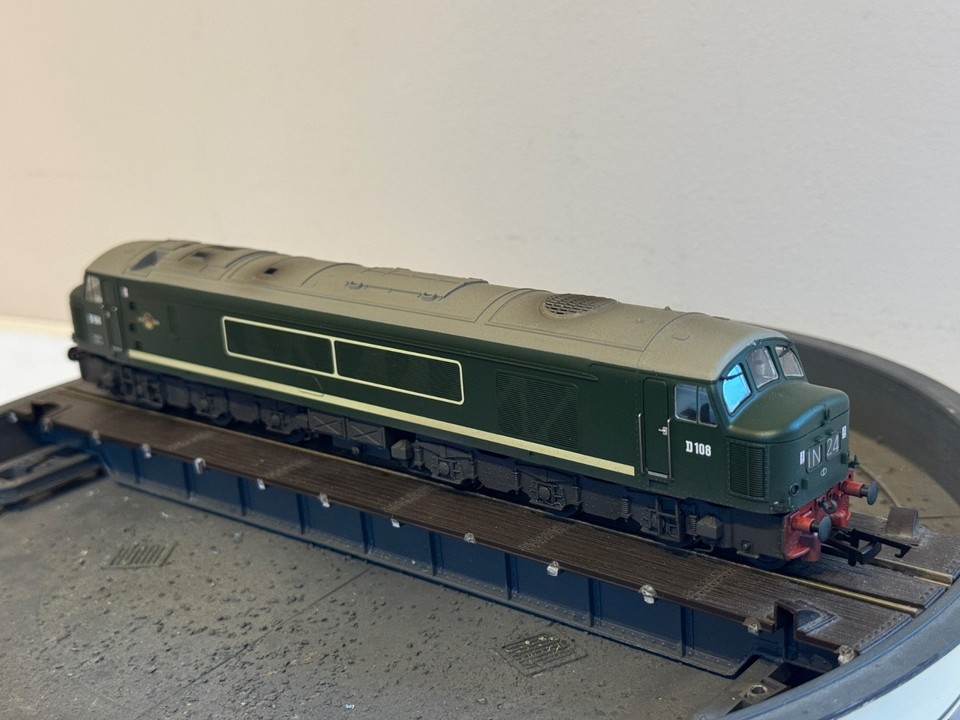 Bachmann 32-681 Class 45 BR Green Split Centre Headcode Weathered - OO ...
