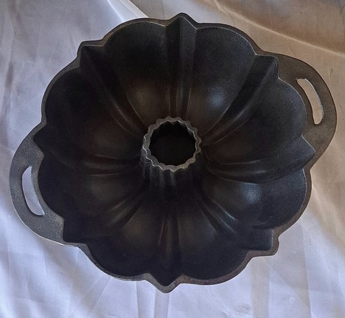 Rare Vintage 10" Cast Iron Bundt Cake Pan | eBay