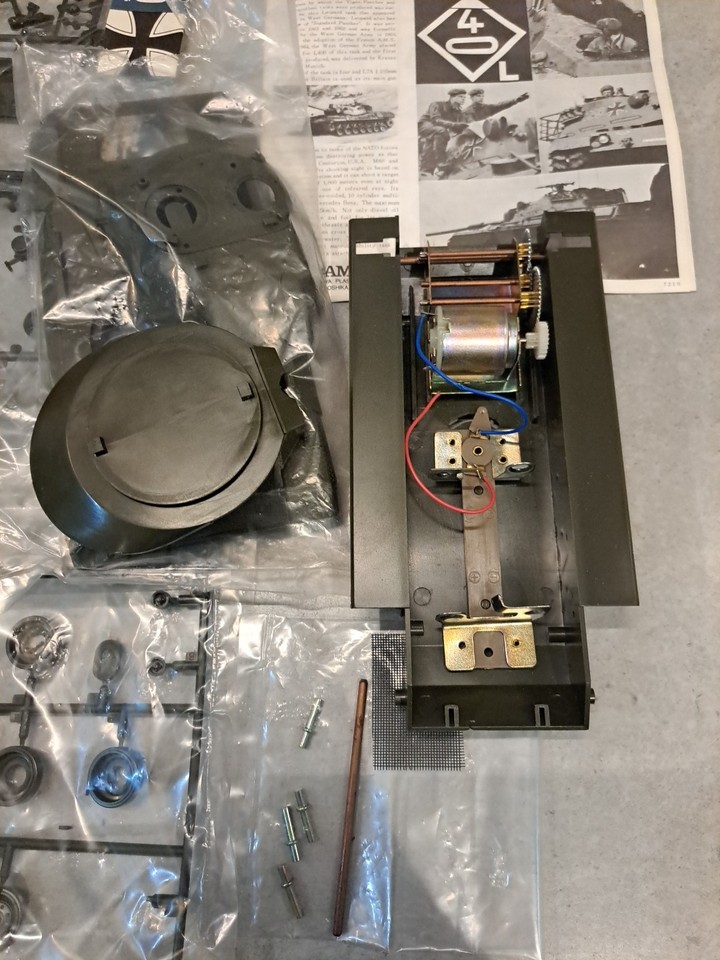 rare tamiya kampfpanzer leopard model tank kit motorized. 1:35 scale ...