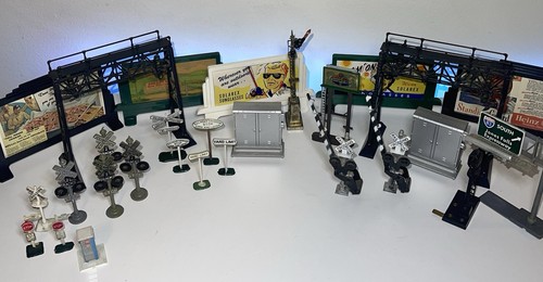 Vintage HO & O scale lot of Railroad Accessories ~ Lionel, Marx, K-Line ...