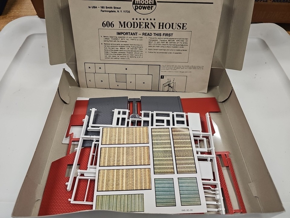 Model Power Modern House. Ho Scale Buildings Kit. All Parts Accounted ...