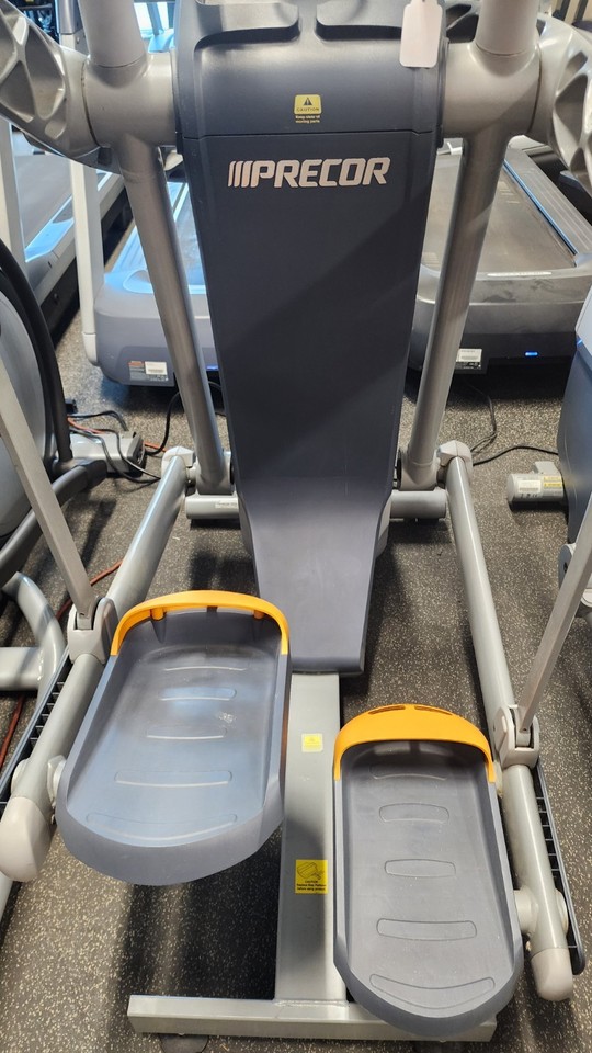 Precor AMT 833 Experience Series Adaptive Motion - Cross-trainer ...
