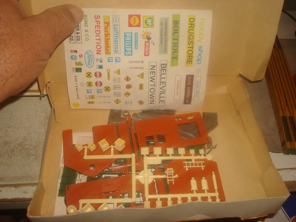 HO. TYCO, MODEL POWER . LOT OF 4 BUILDING KITS | eBay