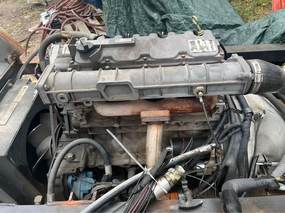 Deutz F4M 1011F motor. Diesel Deutz F4M 1011F motor. I have 2 available ...
