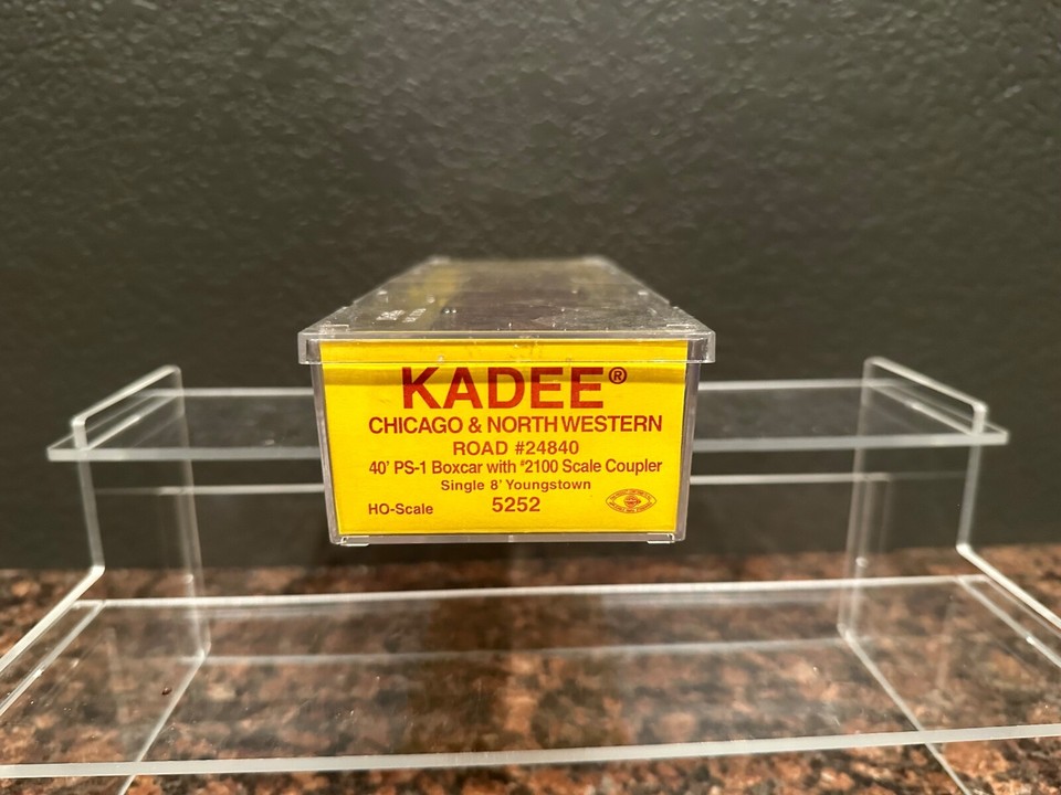 HO Kadee Cars 5252 Chicago & Northwestern 40' PS-1 Boxcar NOS | eBay