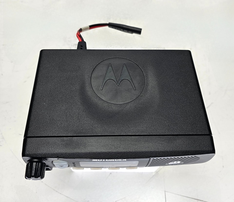 Motorola PM400 UHF 438-470 MHz 64 Channel 25 Watt (Complete Kit) | eBay