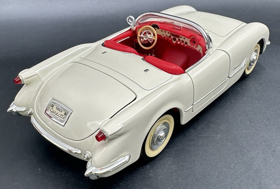 Mira Solido 1953 Chevrolet Corvette 1:18 Scale Die Cast Model ...