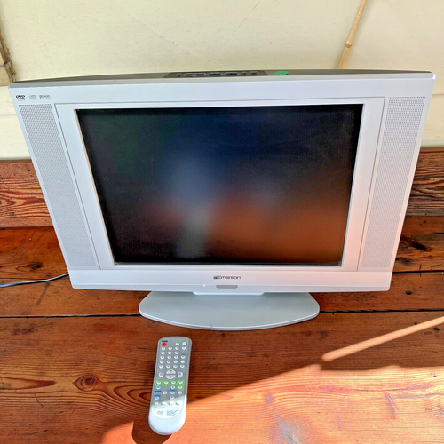 Emerson 20" LCD TV/DVD Combination Model LD200EM8 With Remote See ...
