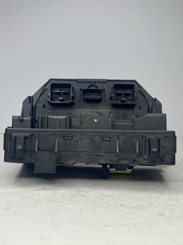2008-2009 Jeep Liberty Nitro TIPM Power Fuse Box 04692235AG OEM Mopar ...