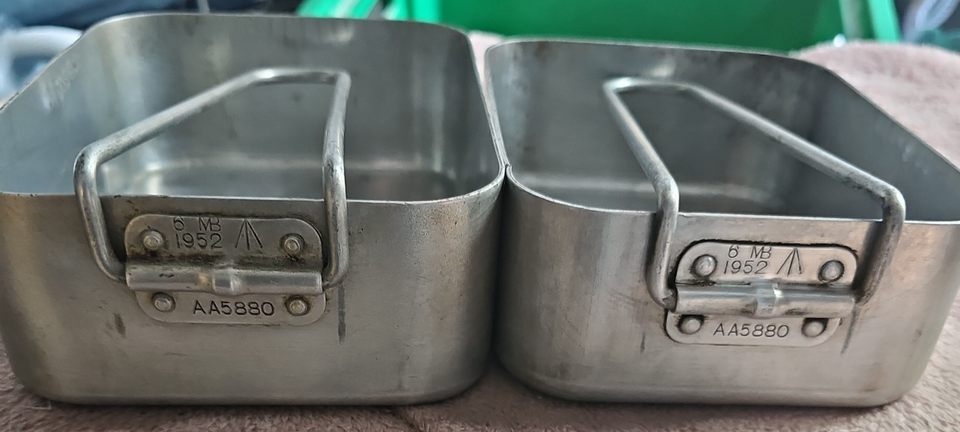 Vintage British Army mess tins Billy Cans broad arrow 1952 British ...