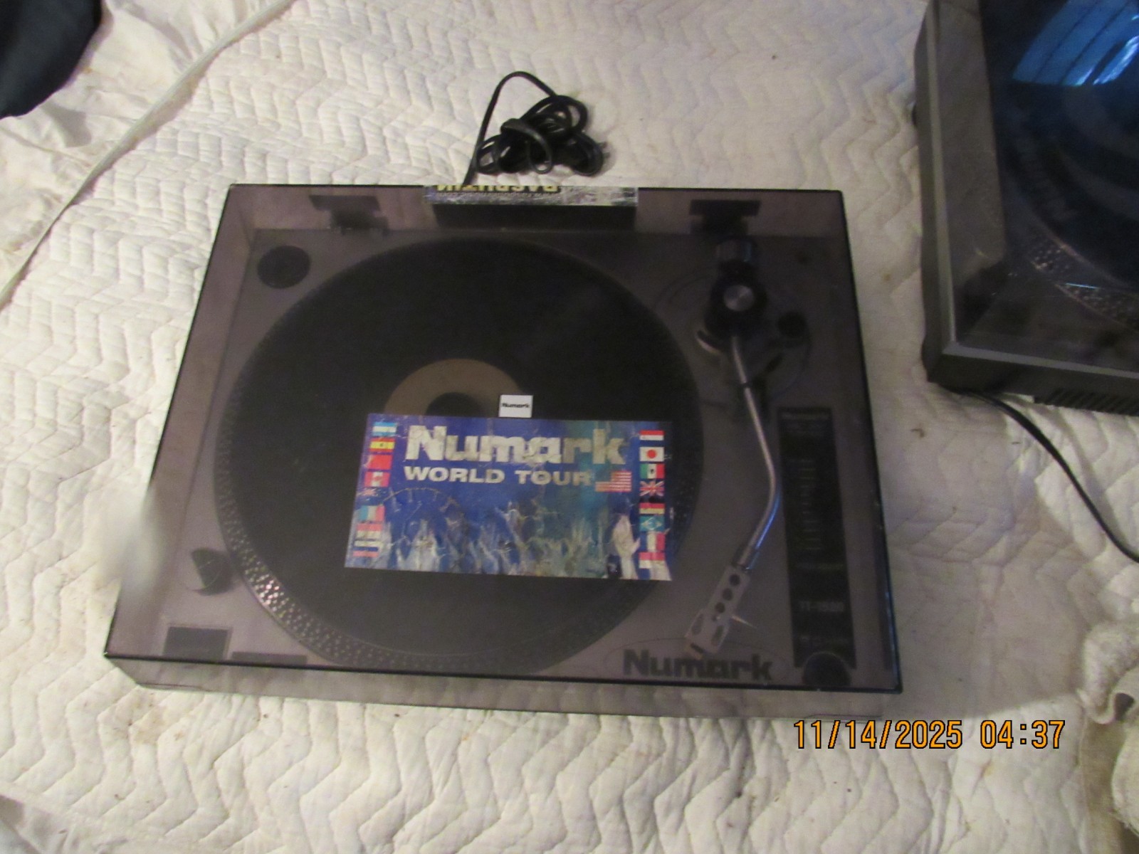 Numark TT-1520 Direct Drive Turntables (Pair) DJ Turntable Set