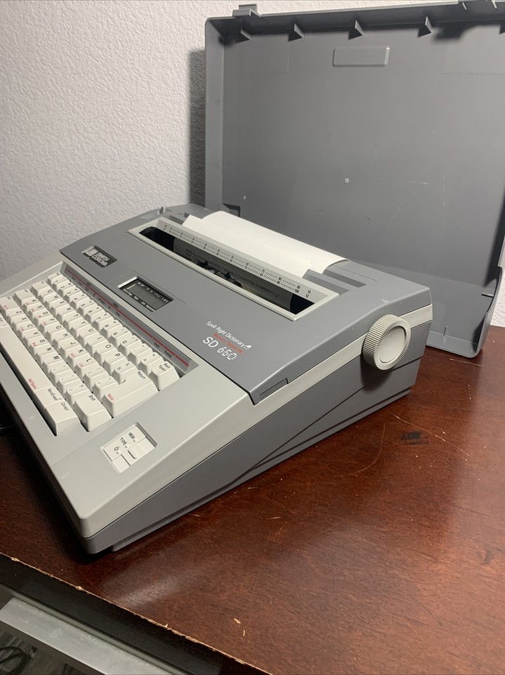 Smith Corona SD 650 Electric Typewriter w/Spell Right Dictionary/Memory ...