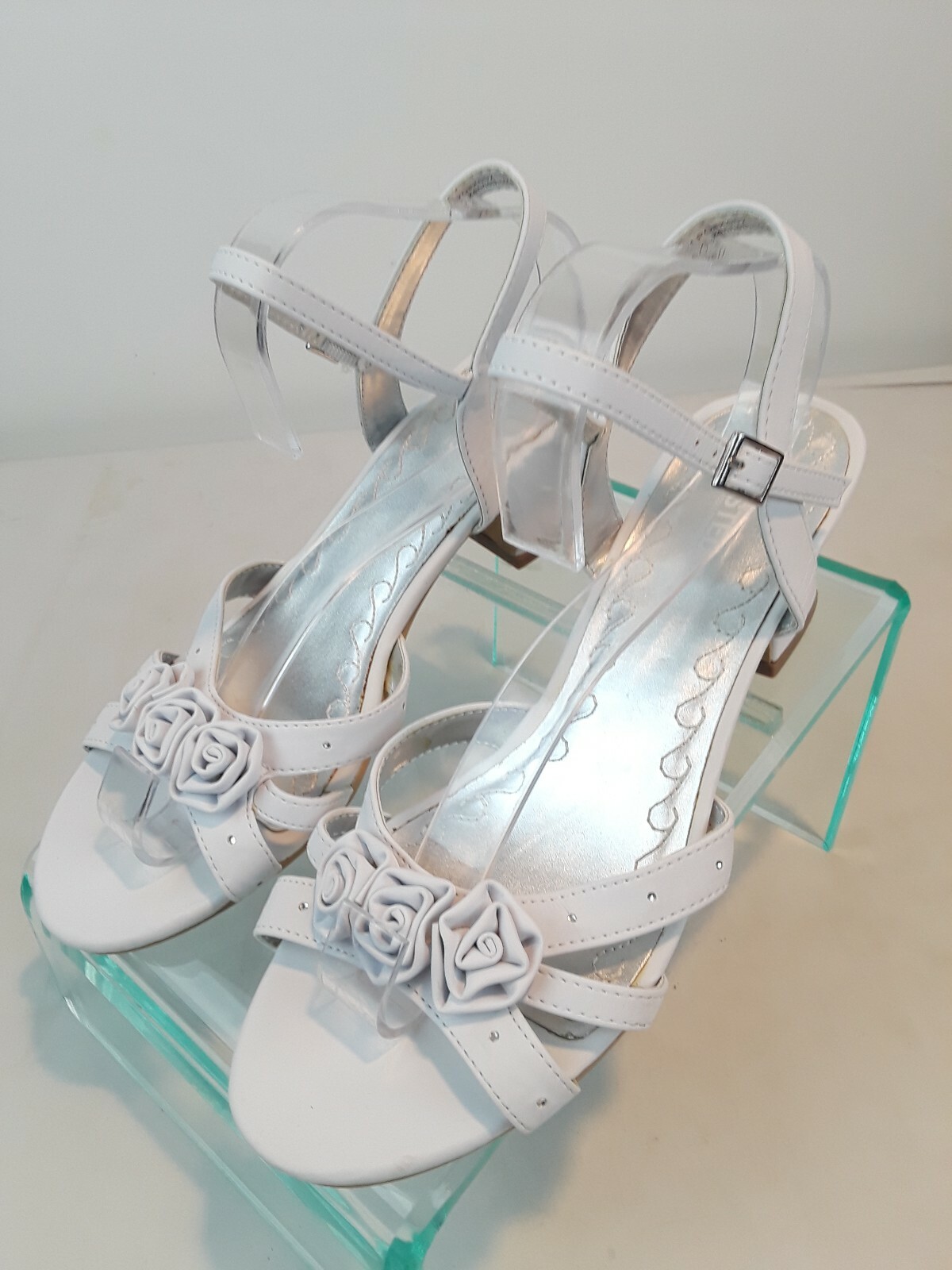 Kenneth Cole Unlisted Sweet Rose Childrens White Sandals/Shoes ~ Size ...