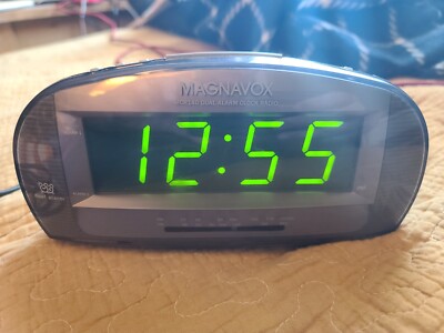 Magnavox MCR140 Dual Alarm Clock Radio AM/FM MCR140/17 Big Display ...