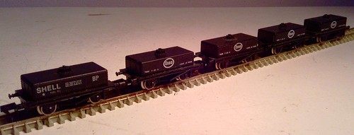 Mixed Lot of 5 Graham Farish Shell/BP & Esso 10 Tonne Fuel Oil Tankers ...