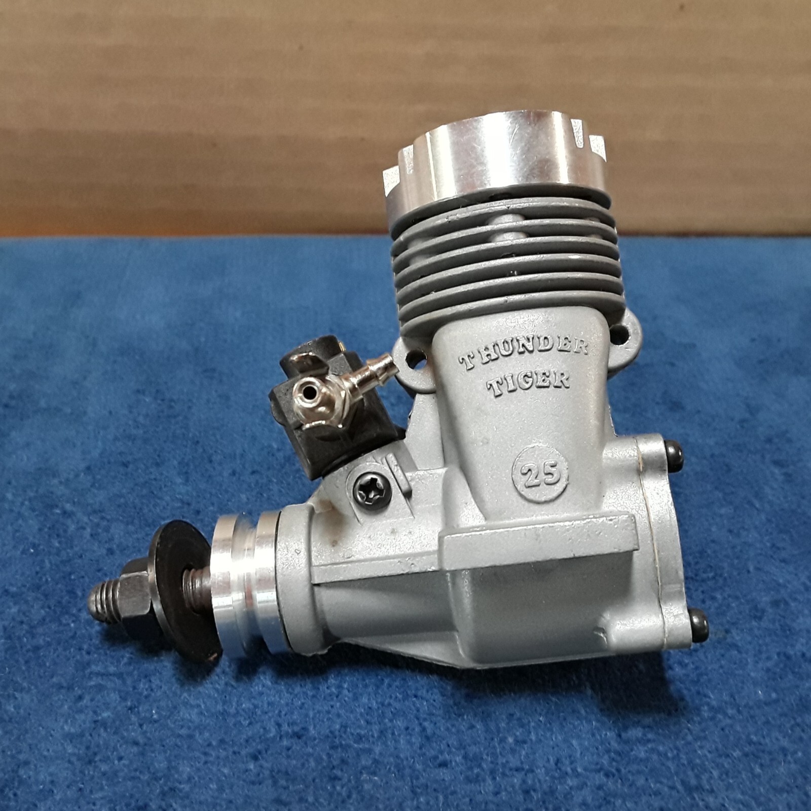 Vintage NOS Thunder Tiger 25 III RC w/muffler Model Engine Never ...