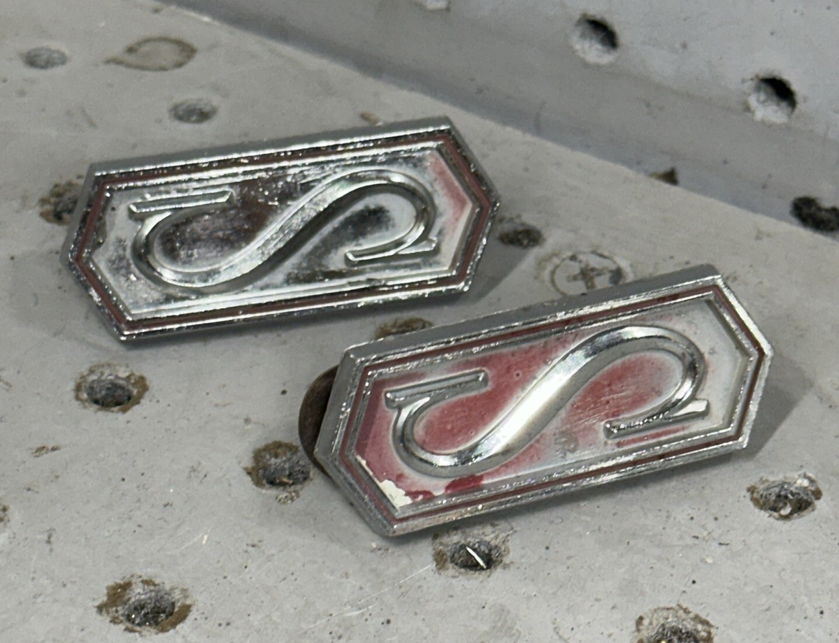 1977 Oldsmobile Cutlass Salon Emblems 1977 OLDSMOBILE CUTLASS SUPREME