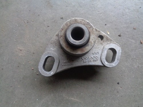 1999 VOLVO S80 ENGINE MOTOR TORQUE ROD MOUNT BRACKET BUSH PASSENGER ...