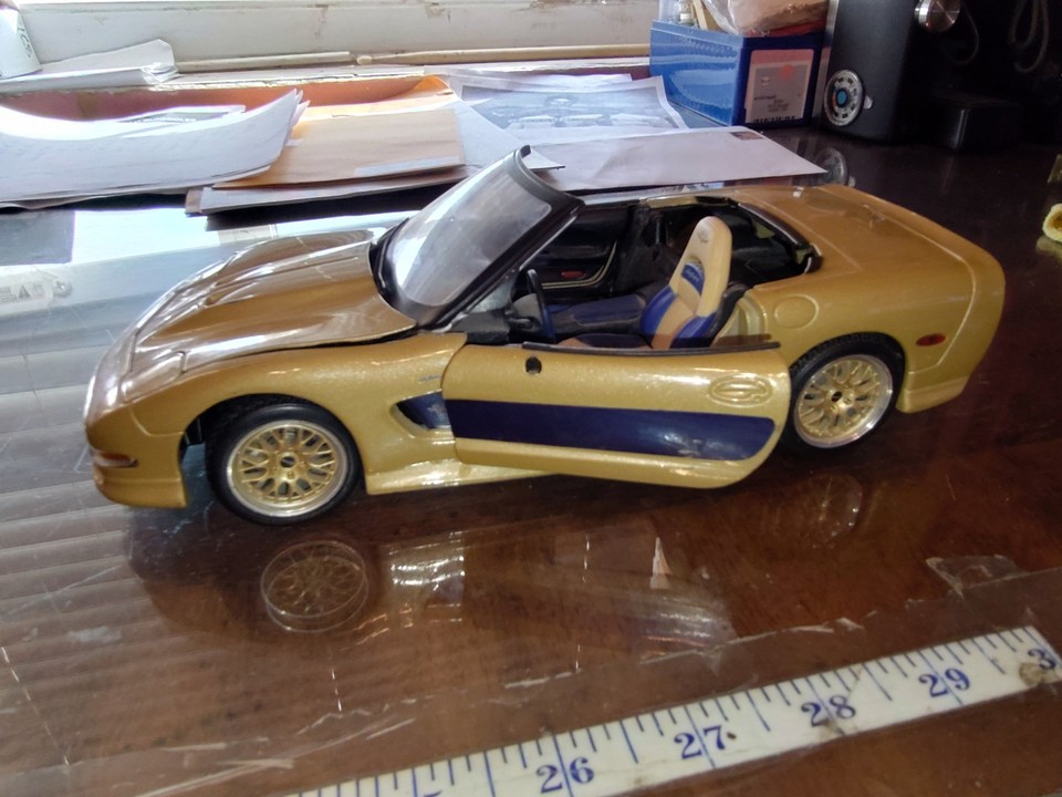 Maisto 1/18 Guldstrand 2003 Signature Edition Corvette 1/18 scale ...