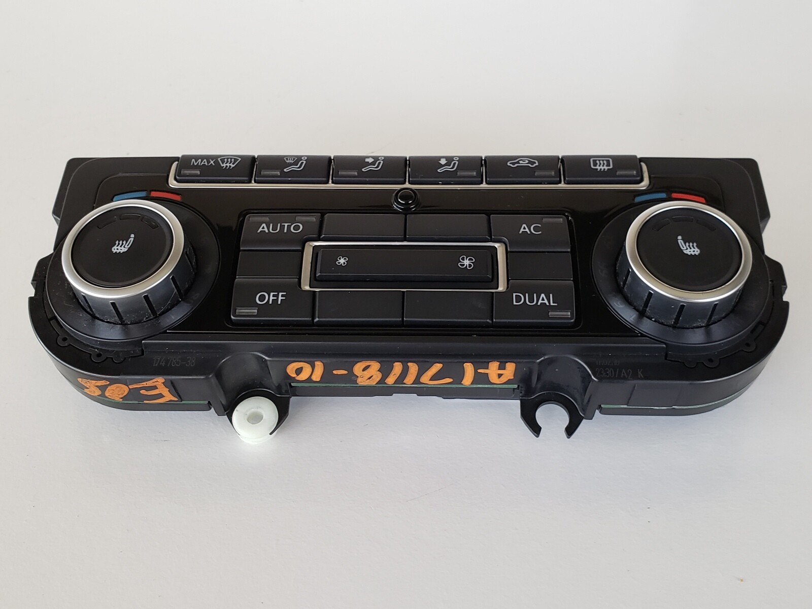 10-11 VW Tiguan 5K0 907 044 CF Climate Control Panel Temperature Unit A ...