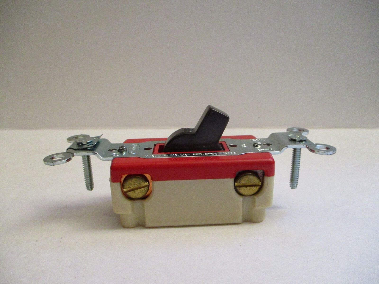 Vintage Hubbell 1122 A.C. Flush Toggle Switch 20 Amp 120V- 20A 277V NOS ...