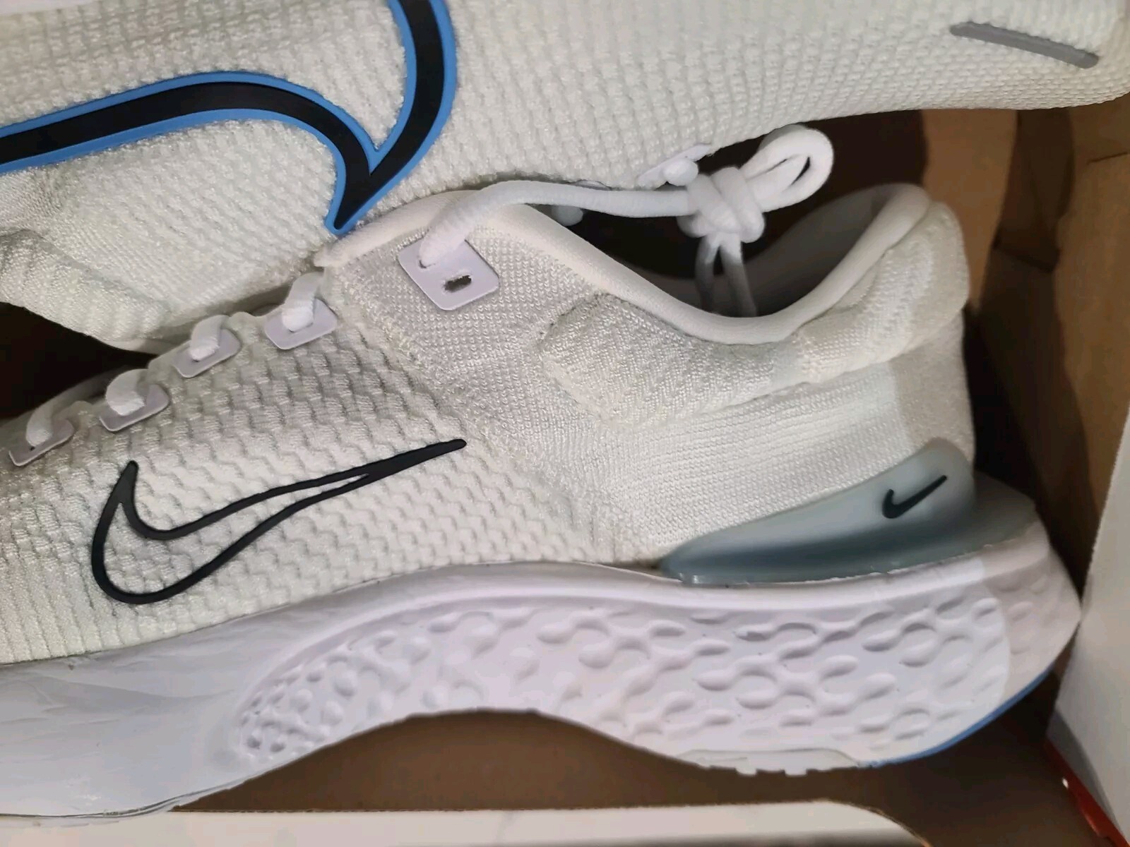 NEW Men's Size 15 Nike Invincible 2 White University Blue Black Shoes ...