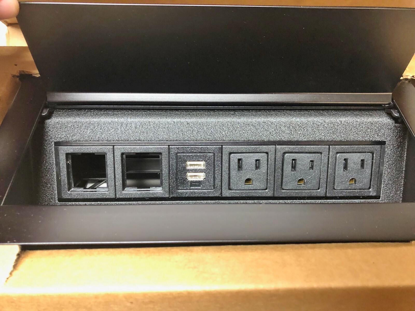 Byrne Power Data Unit Ellora Black 3-Outlet 1- 2 port USB 2-blank ...