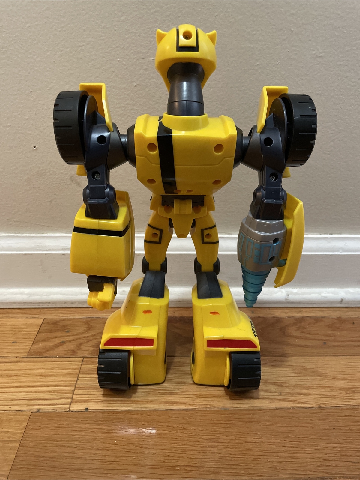 Modern 2007 Hasbro Transformer Talking Bumblebee Robot Car Yellow ...