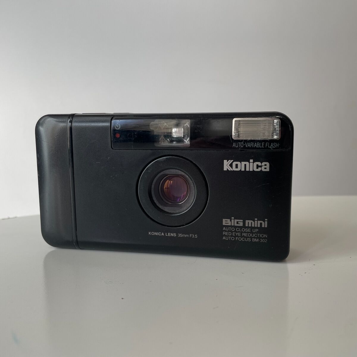 Konica Big mini BM-301 Black 35mm Film Camera Point & Shoot Konica Big mini BM-301 Black 35mm Film Camera Point & Shoot